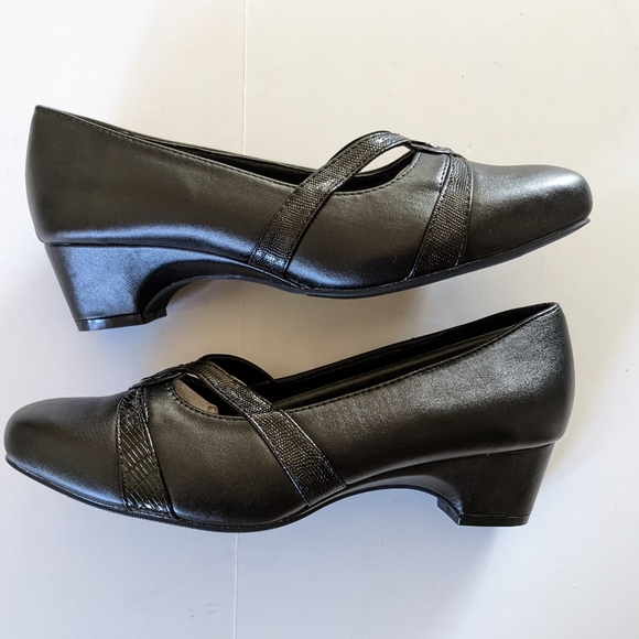 Comfort well | Shoes | New Black Comfort Pumps By Comfort Well By ...